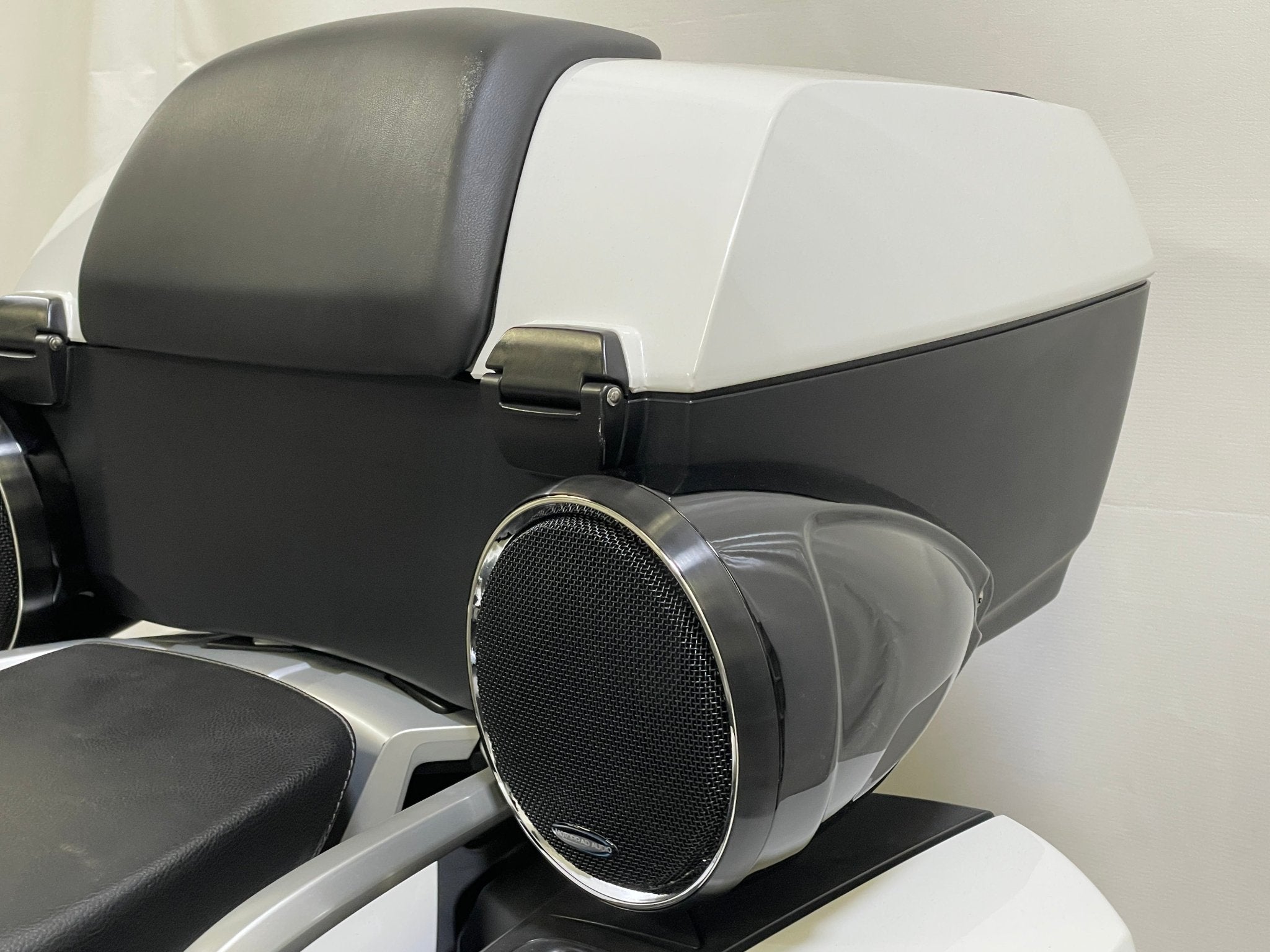 Stage 3 - BMW K1600GT GTL w/ Top Case or Armrests. Front & Rear Speake ...